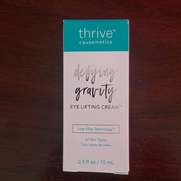 thrive causemetics | Skincare | New In Box Thrive Cosmetics Defying ...